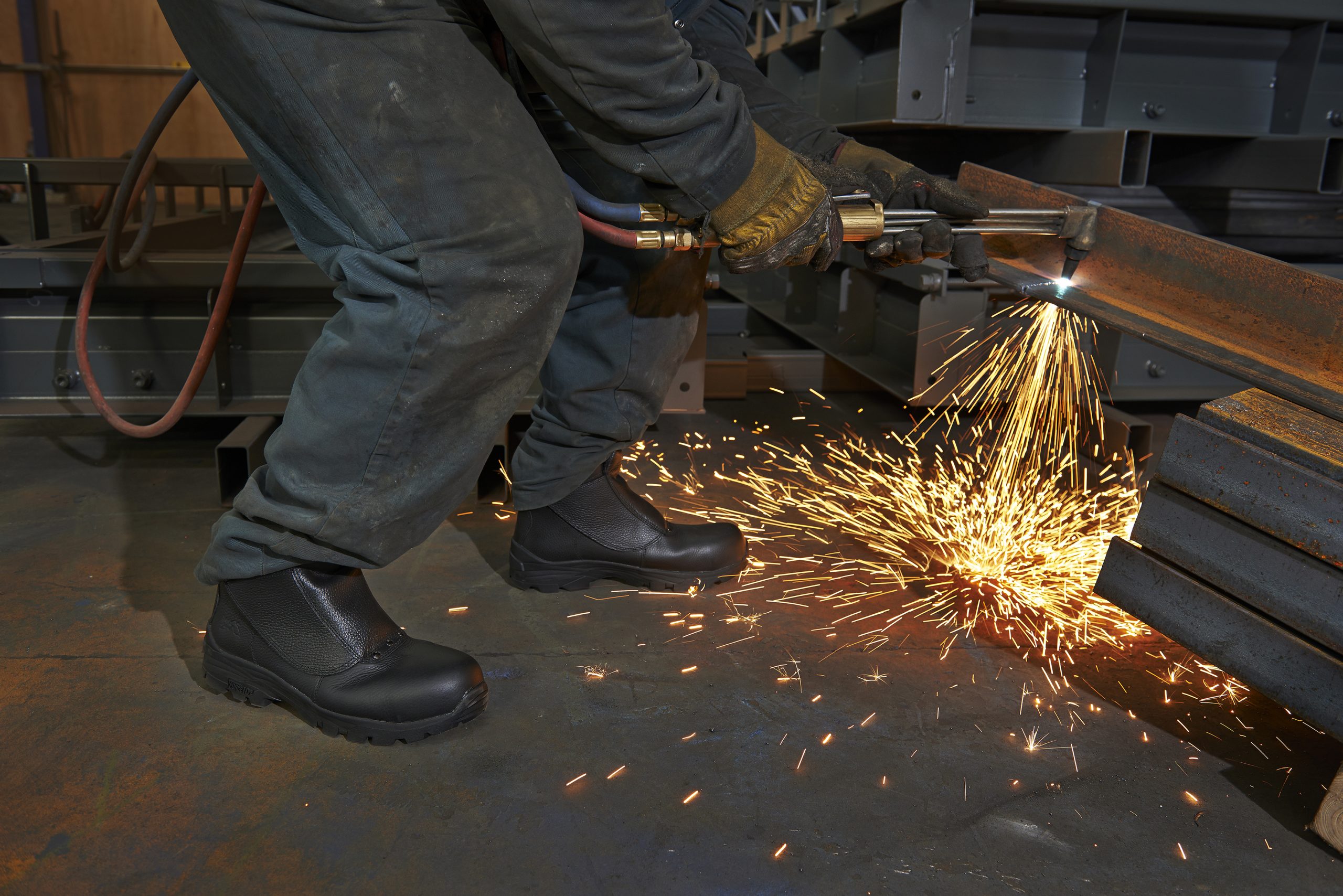 Rock Fall RF5000 Spark Welding Safety Boots | OAKEYS Safety Ltd