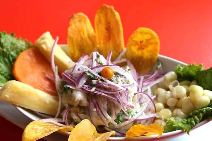 Ceviche de Paiche - Plato Tipico de la Selva - Comidas Peruanas