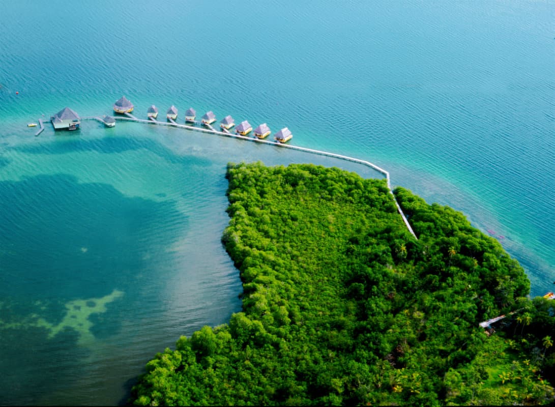 7 Of The Best Floating Hotels Around the World - Eluxe Magazine