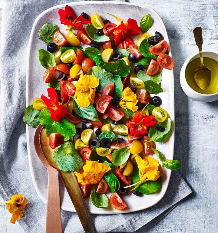 15 Edible Flower Recipes For Spring - Eluxe Magazine