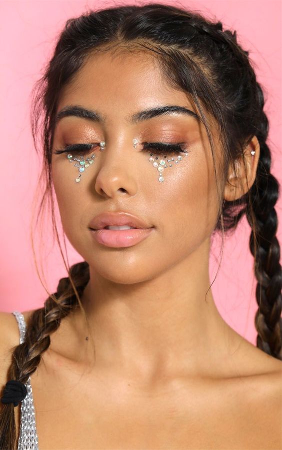 What Is Euphoric Beauty? How To Get The Look - Eluxe Magazine